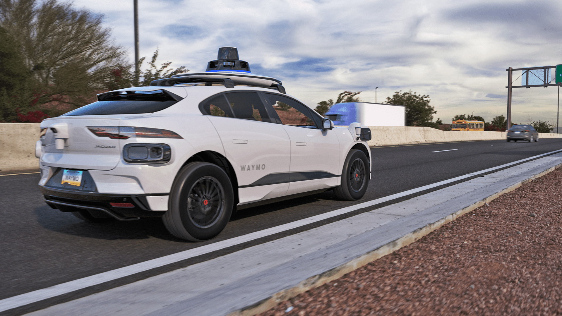 Self driving taxi outfit to go driverless on Phoenix freeways ...