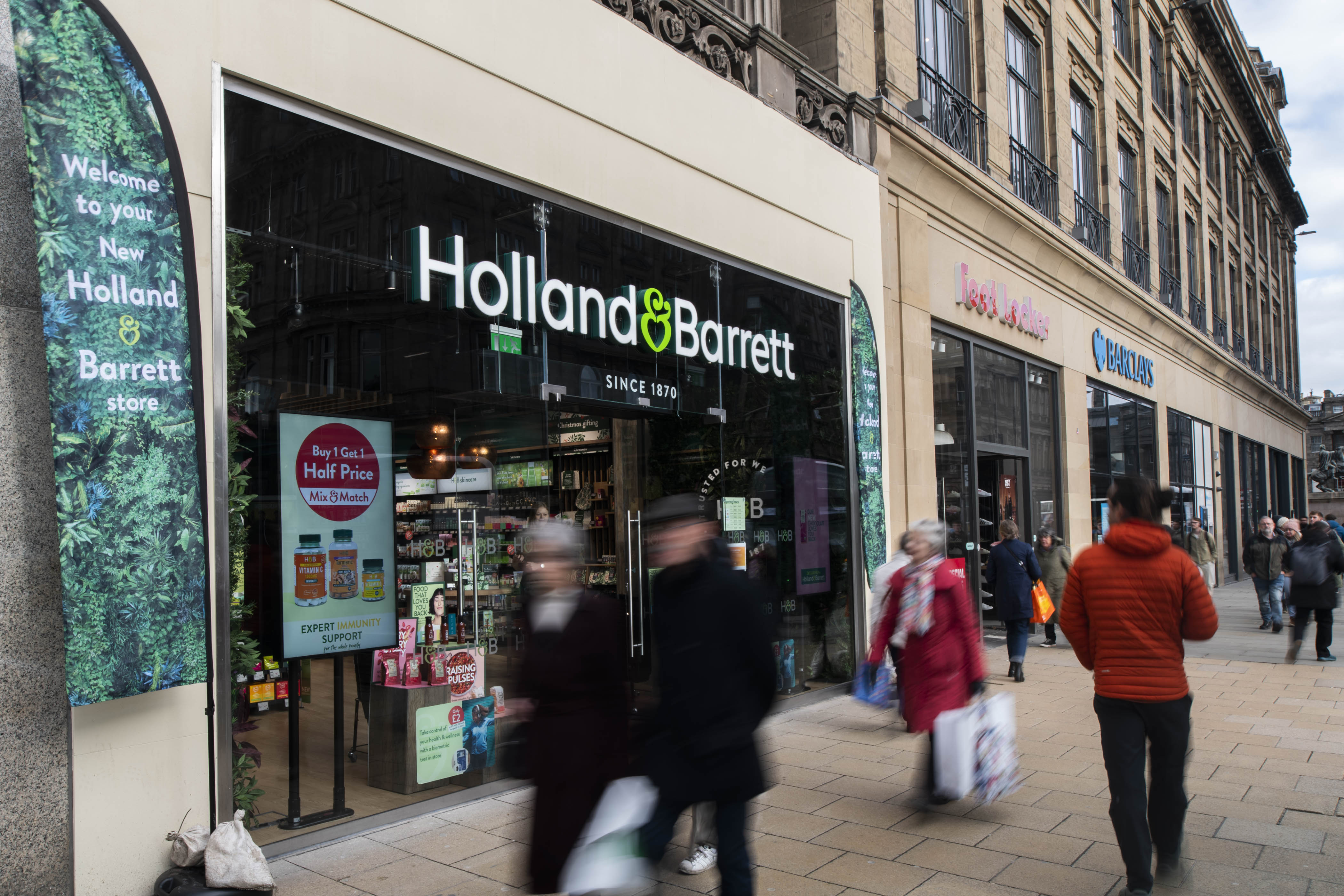 Holland & Barrett and Provenance Enhance Sustainability Labels