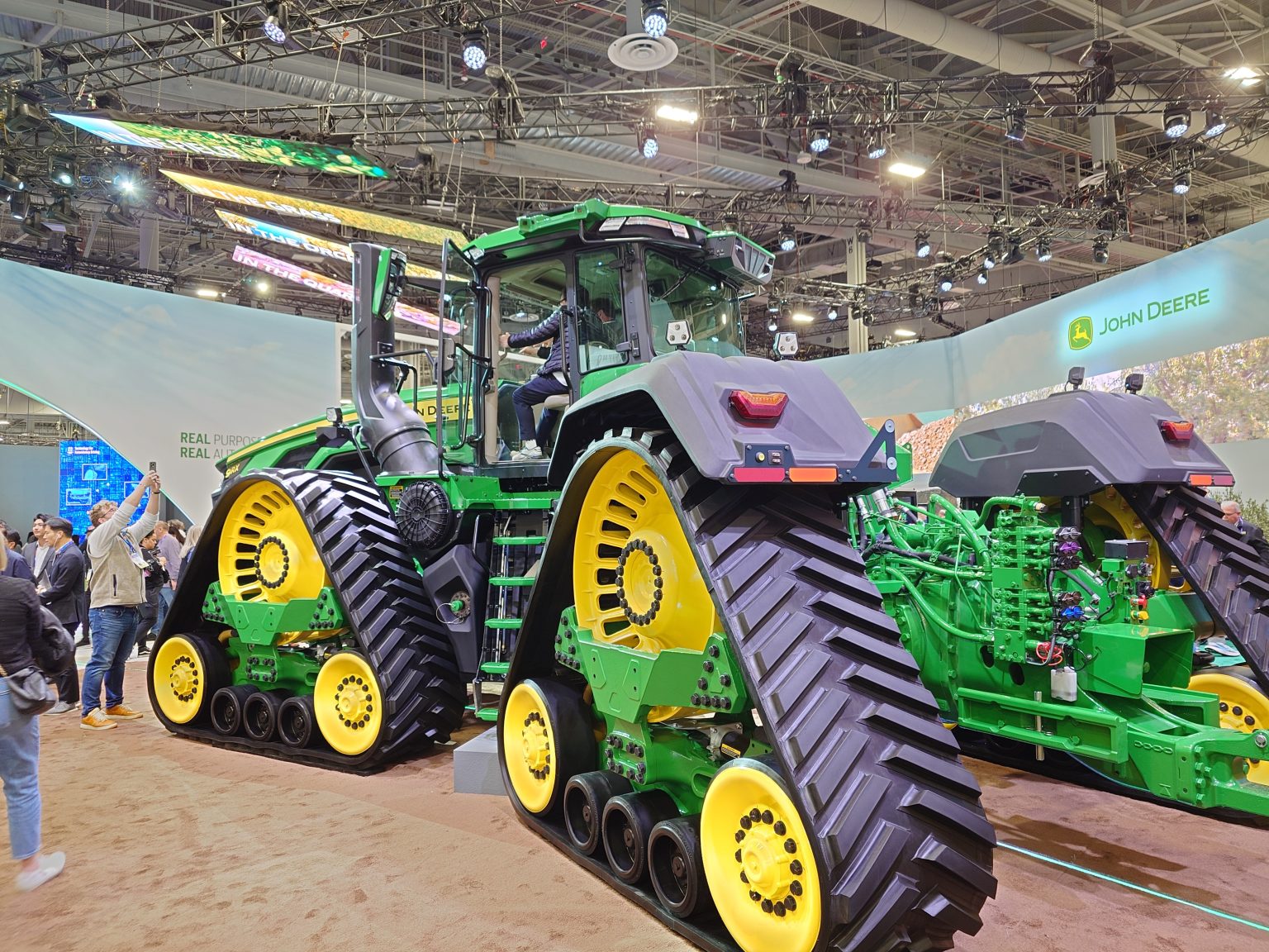 AgriTech at CES 2025: Kubota & John Deere on AI in Agriculture