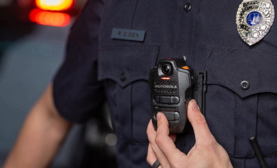 Motorola releases AI radio and bodycams to US police